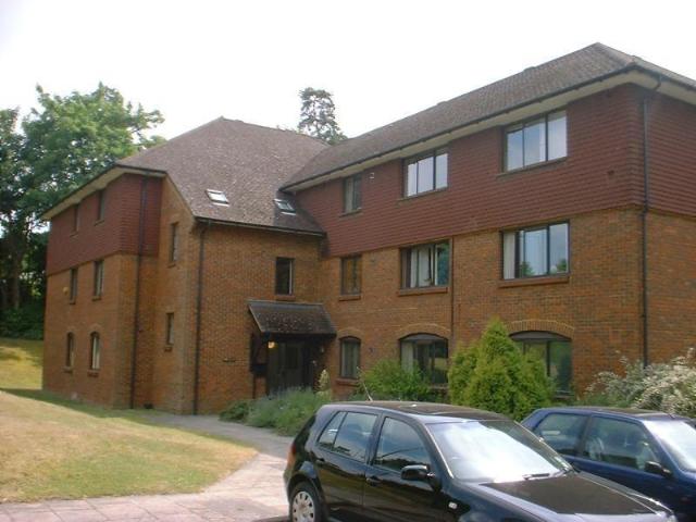 Boxgrove Road, Guildford GU1 1 bed flat to rent £1,150 pcm £265 pw