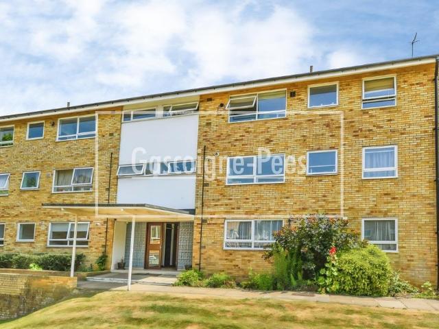 Boxgrove Road, Guildford, GU1 2 bed apartment to rent £1,700 pcm £392 pw