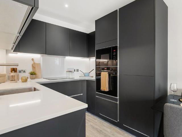 Boyle Court, Lampton Parkside, Hounslow TW3, 1 bed flat to rent, £1,750 pcm | PrimeLocation