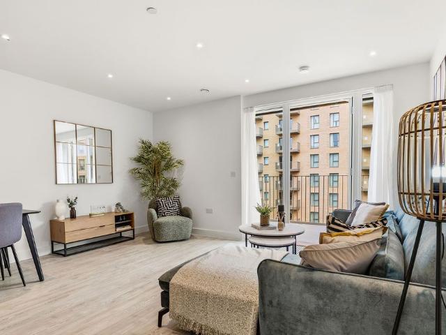 Boyle Court, Lampton Parkside, Hounslow TW3, 2 bed flat to rent, £2,200 pcm | PrimeLocation