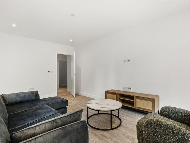 Boyle Court, Lampton Parkside, Hounslow TW3, 3 bed flat to rent, £3,200 pcm | PrimeLocation