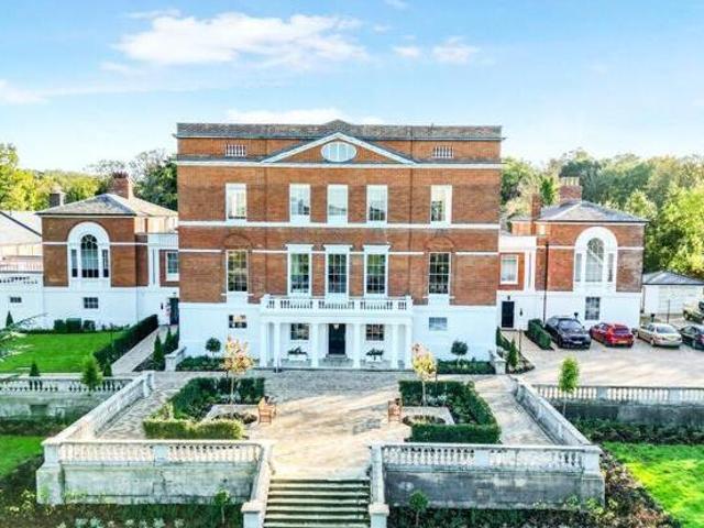 Boyles Court, Dark Lane, 2 Bedroom Apartment