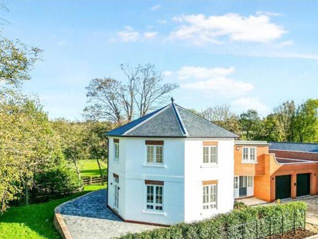 Boyles Court, Dark Lane, 4 Bedroom Detached