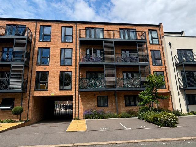 Boyn Valley Road, Maidenhead SL6, 2 bed flat to rent, £1,800 pcm | PrimeLocation