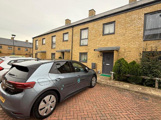 Blount Mews, Uxbridge UB10 4 bed terraced house to rent £2,650 pcm £612 pw