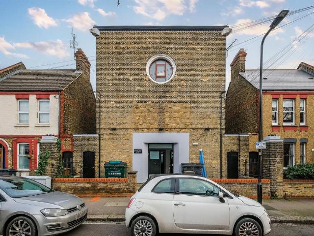 Bloxhall Court, Bloxhall Road, Leyton E10, Studio to rent, £1,400 pcm | PrimeLocation