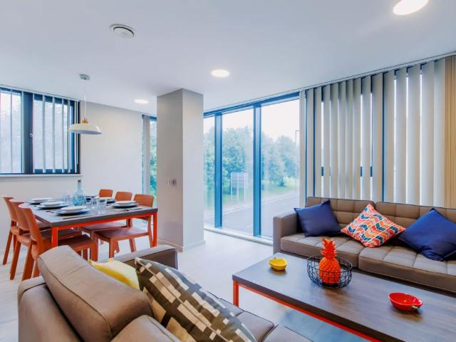 Block A Mid Level Silver En Suite