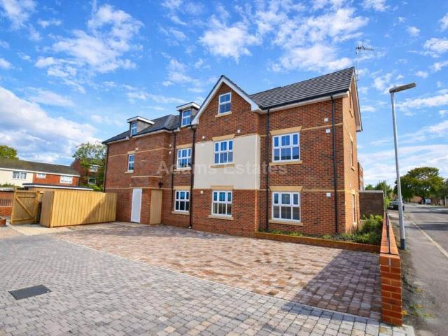 Block A, Charndon Close, Reading Studio to rent £1,062 pcm £245 pw