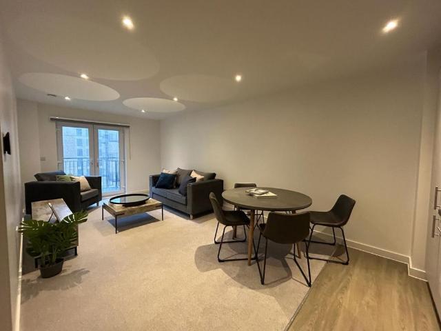 Block C, Bridgewater Wharf, Ordsall. 2 bed flat to rent £1,295 pcm £299 pw