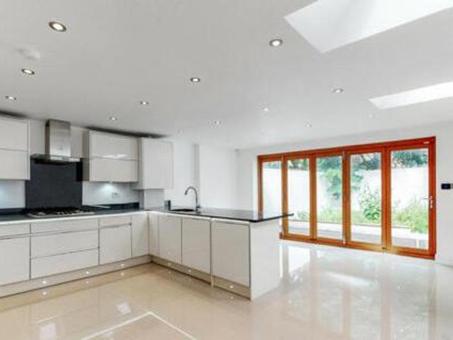 Bloemfontein Avenue, London, 5 Bedroom Terraced