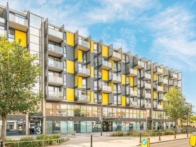 Bloemfontein Road, Shepherds Bush W12, 1 bed flat to rent, £2,100 pcm | PrimeLocation
