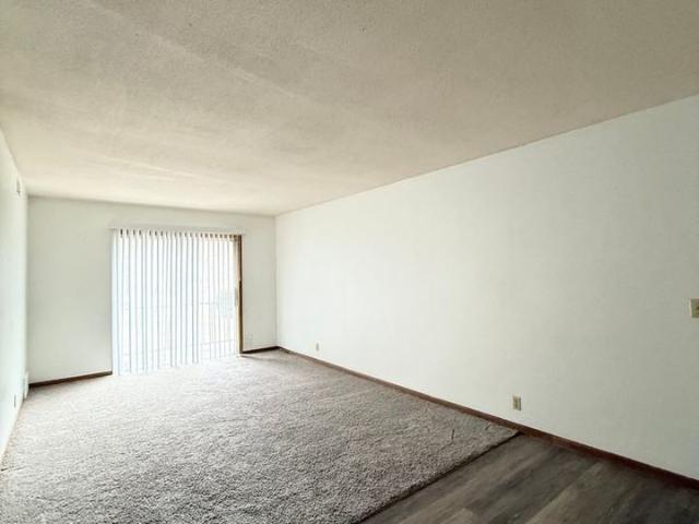 Blondo Plaza 1 Bedroom Apartment for Rent at 8002 Blondo St, Omaha, NE 68134 Benson Gardens