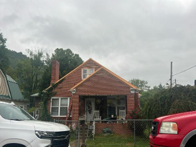 Blondell Ave