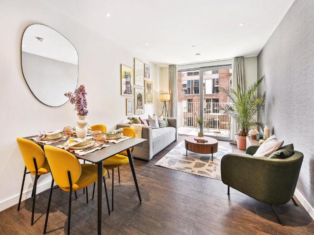Bloom West, Nine Elms Lane, SW11 1 bed apartment to rent £3,430 pcm £792 pw