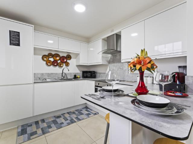 Bloom Court+Sleeps 4+Free Parking+High Speed WiFi Has an Apartment