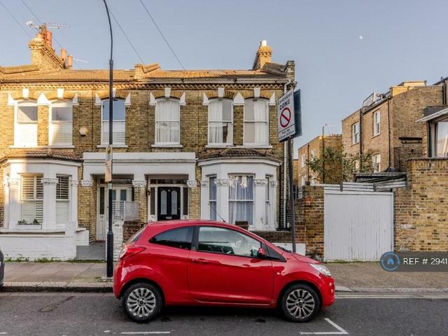 Bloom Park Road, London, SW6 2 bed flat to rent £2,850 pcm £658 pw