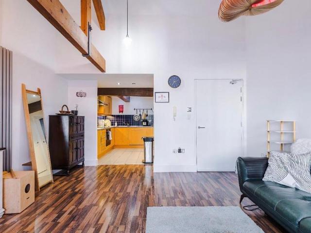 Bloom Street, Manchester M1 2 bed penthouse to rent £1,800 pcm £415 pw