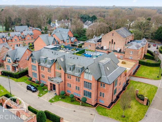 Bloomesbury Avenue Didsbury. 3 bed flat to rent £3,125 pcm £721 pw