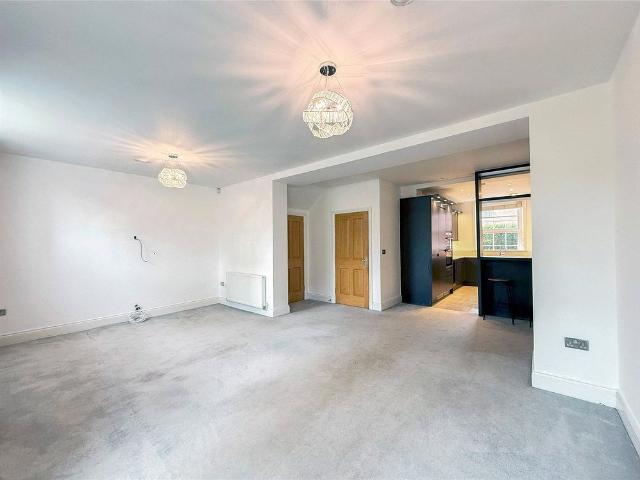 Bloomesbury Avenue, St James Park, Didsbury, Greater Manchester, M20 2BN