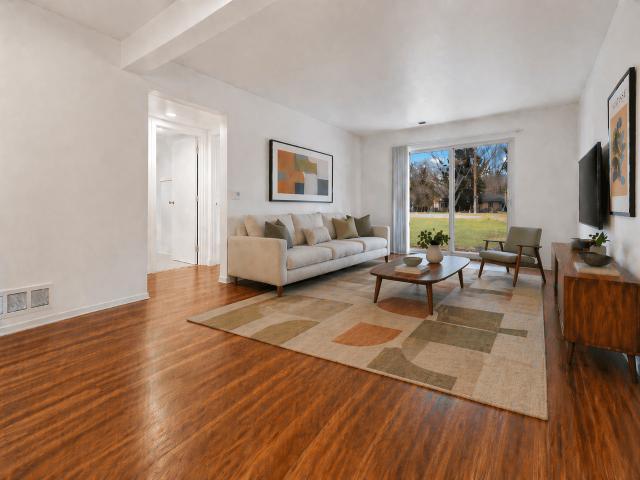 Bloomfield On The Green 2 Bedroom Apartment for Rent at 2510 Woodrow Wilson Blvd, Orchard Lake Village, MI 48324 West Bloomfield