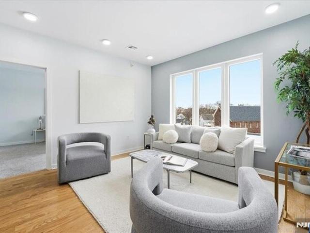 Bloomfield Ave Apt,bloomfield, Condo For Sale