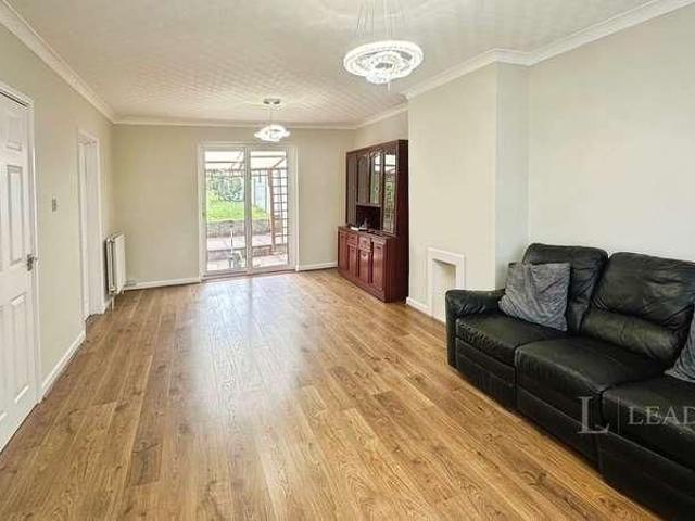 Bloomfield Avenue, Luton, Bedfordshire, LU2