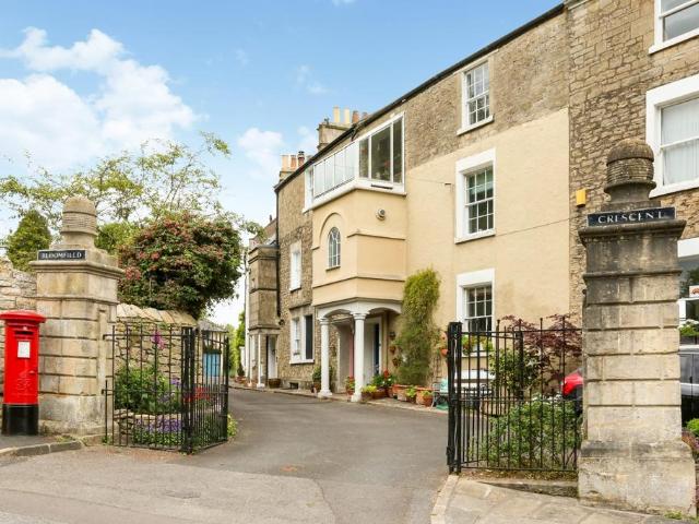 Bloomfield Crescent Bath BA2 3 bed townhouse to rent £2,250 pcm £519 pw