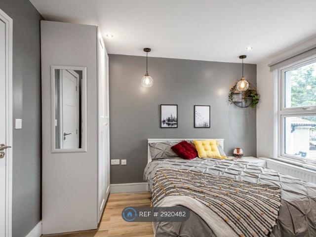 Bloomfield Road, London SE18, Room to rent, £850 pcm | PrimeLocation