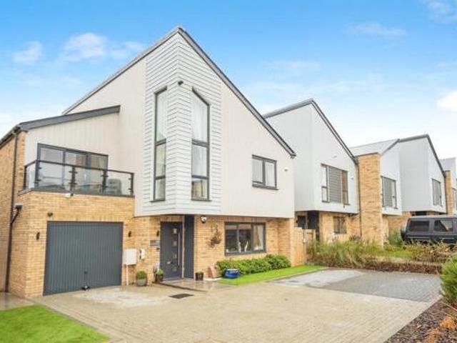 Bloomfields, Rainham, 4 Bedroom Detached