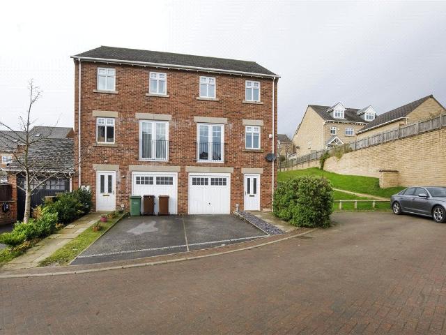 Bloomingdale Court, Woolley Grange, Barnsley, West Yorkshire S75, 4 bed semi detached house to rent, £1,250 pcm | PrimeLocation