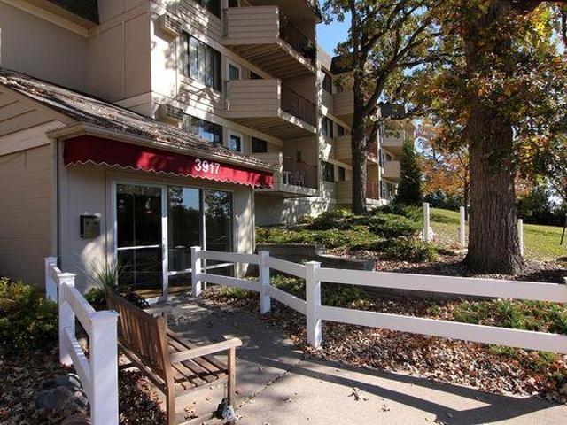 Bloomington Condo Walk to Everything!