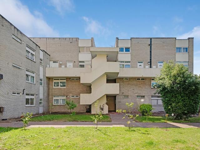 Bloomsbury Close, Ealing W5, 3 bed flat to rent, £2,700 pcm | PrimeLocation