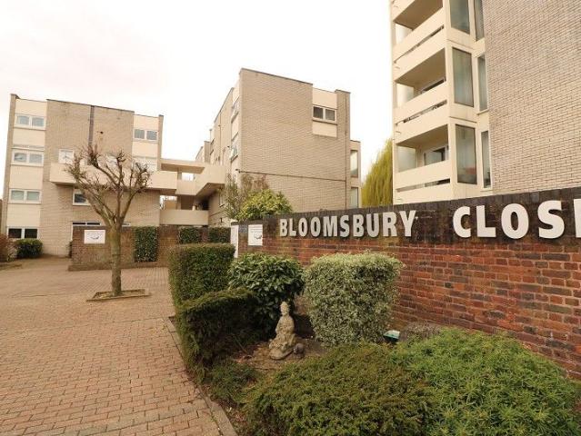 Bloomsbury Close, Ealing, London W5, 3 bed flat to rent, £2,700 pcm | PrimeLocation