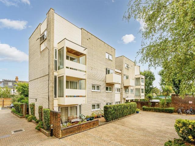 Bloomsbury Close, London W5, 2 bed flat to rent, £2,500 pcm | PrimeLocation