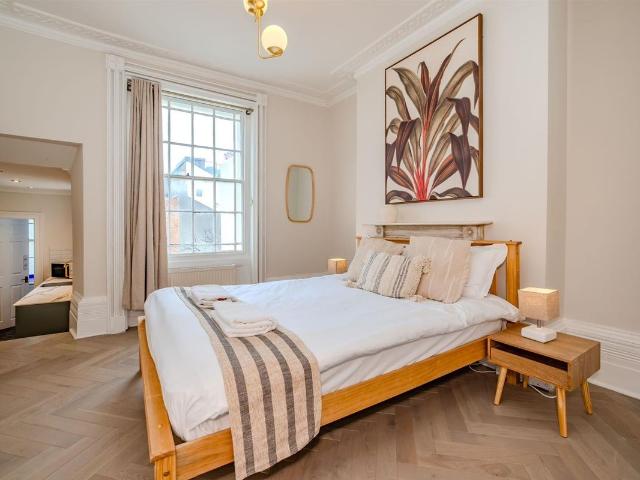 Bloomsbury Place, Brighton BN2, 1 bed flat to rent, £1,400 pcm | PrimeLocation