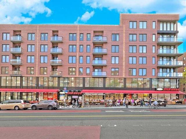 Blossom Ave Apt E, Flushing, Condo For Sale