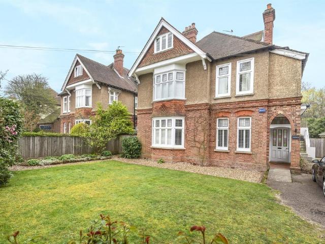 Blatchington Road, Tunbridge Wells. 2 bed apartment to rent £1,625 pcm £375 pw