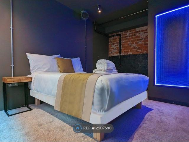 Blayds Yard, Leeds LS1, 2 bed terraced house to rent, £1,100 pcm | PrimeLocation