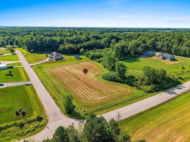 Black Walnut Way Unit 10, Little Suamico, WI 54171