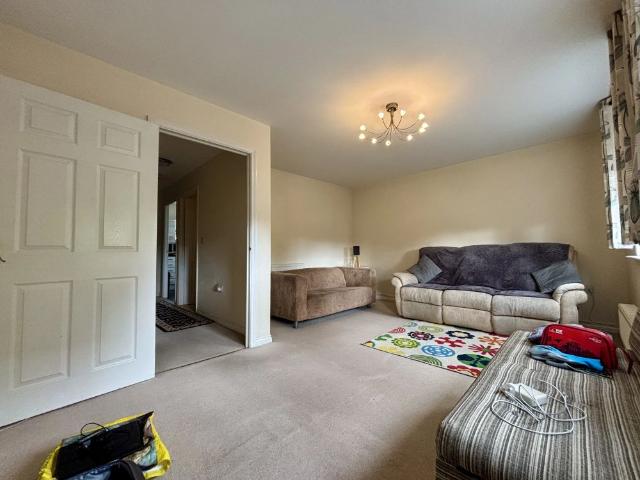 Black Eagle Court, Burton On Trent DE14