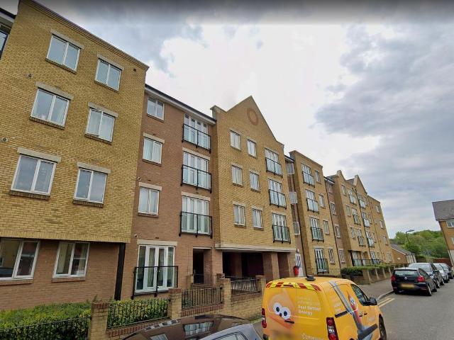 Black Eagle Drive, Northfleet, Gravesend DA11, 1 bed flat to rent, £1,150 pcm | PrimeLocation