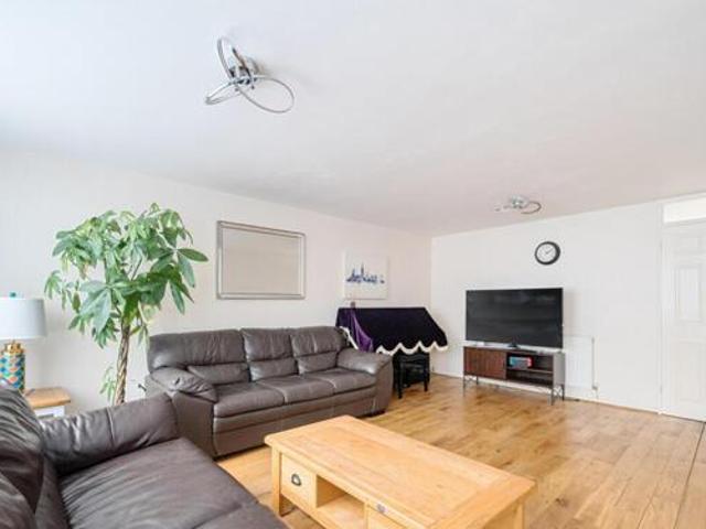 Black Horse Close, Windsor, 4 Bedroom Terraced
