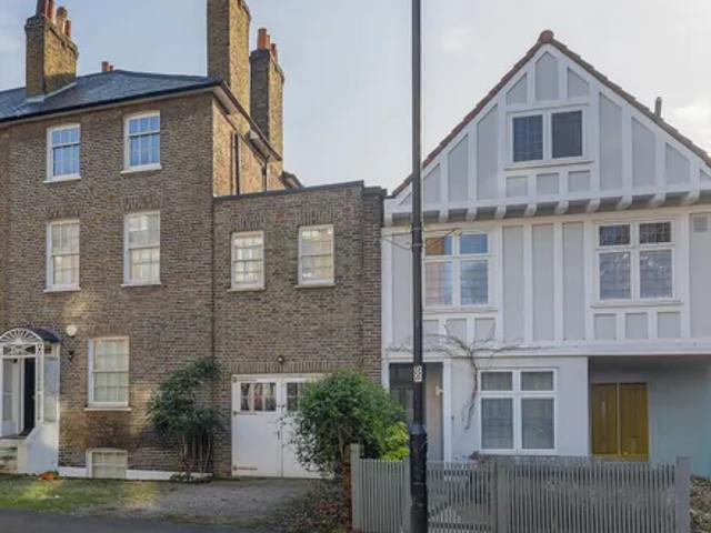 Black Radish, 28 Ridgway, Cottenham Park, London, SW19 4QW, United Kingdom | 5 bed house for rent #165730617 | Rentberry