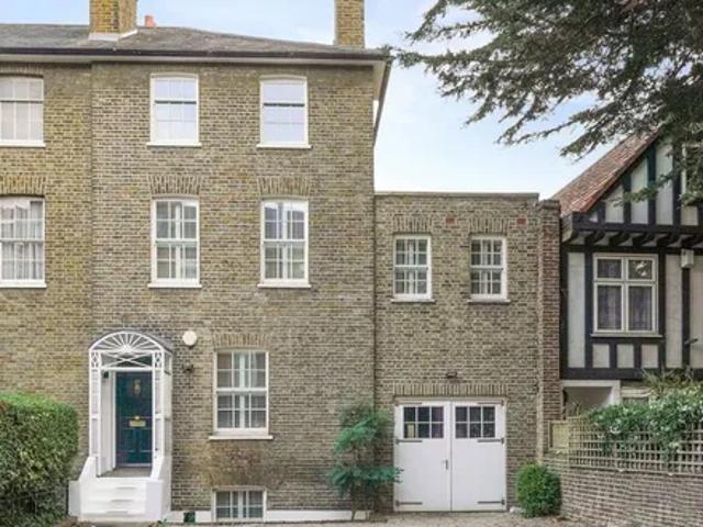 Black Radish, 28 Ridgway, Cottenham Park, London, SW19 4QW, United Kingdom | 5 bed townhouse for rent #138696459 | Rentberry