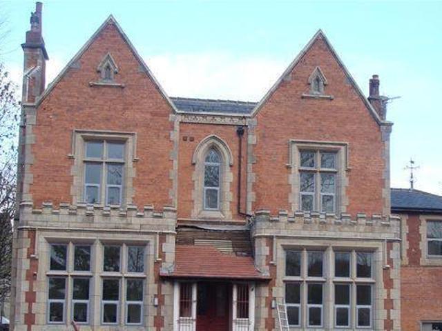 Blackman Lane, Leeds, 2 Bedroom Flat