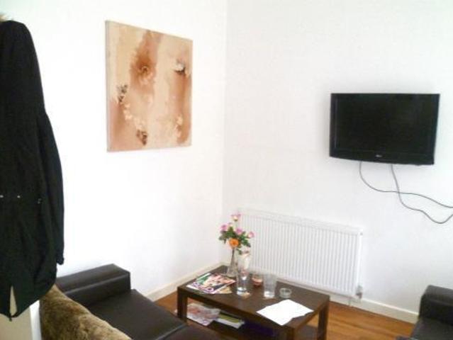 Blackman Lane, Leeds, 3 Bedroom Flat