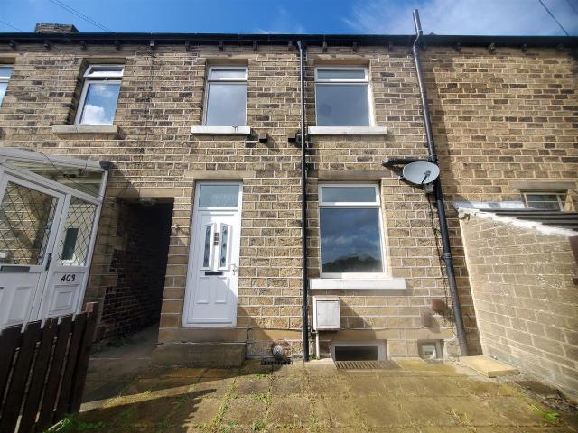 Blackmoorfoot Road, Crosland Moor. Huddersfield HD4, 2 bed terraced house to rent, £750 pcm | PrimeLocation