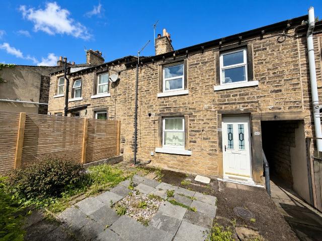 Blackmoorfoot Road, Huddersfield, West Yorkshire HD4, 2 bed terraced house to rent, £675 pcm | PrimeLocation