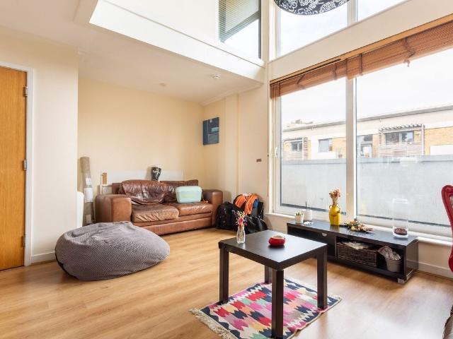 Blackmore Court, Brighton BN1, 3 bed flat to rent, £2,350 pcm | PrimeLocation