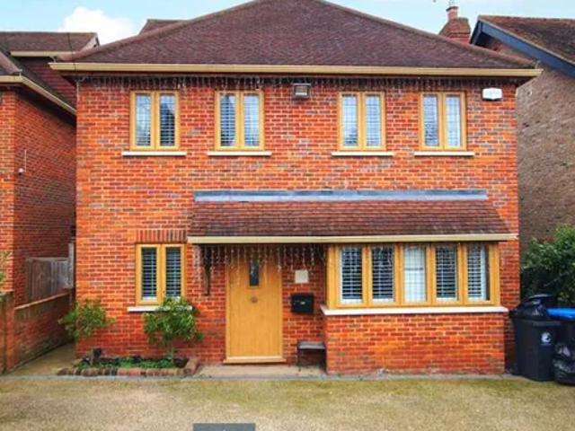 Blackacre Road, Theydon Bois, CM16 7LU, United Kingdom | 5 bed house for rent #140227112 | Rentberry